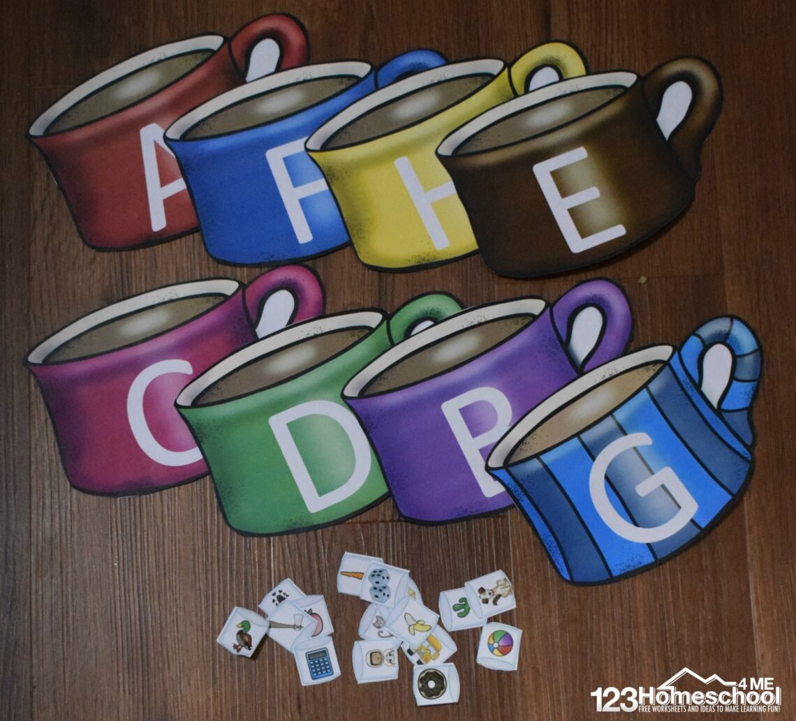 ☕ FREE Hot Chocolate Beginning Sounds Match Winter Phonics Game