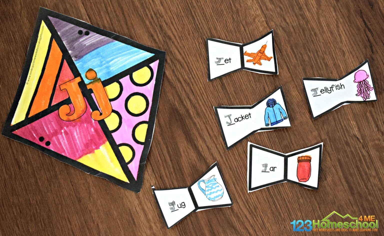 🪁 FREE Printable Spring Kite Alphabet Craft - Beginning Sounds Activities