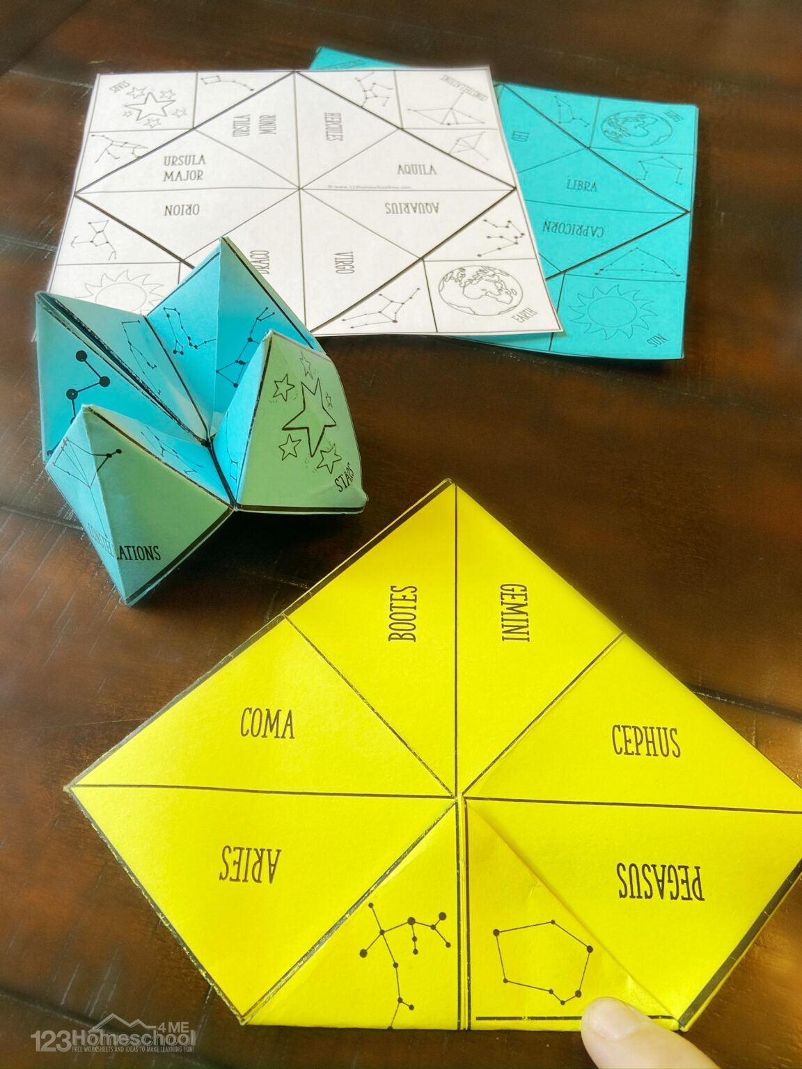 ⭐ FREE Printable Constellations for Kids Cootie Catcher Activity