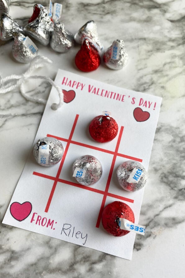 💘 FREE Free Printable Hugs and Kisses Tic-Tac-Toe Valentine Cards