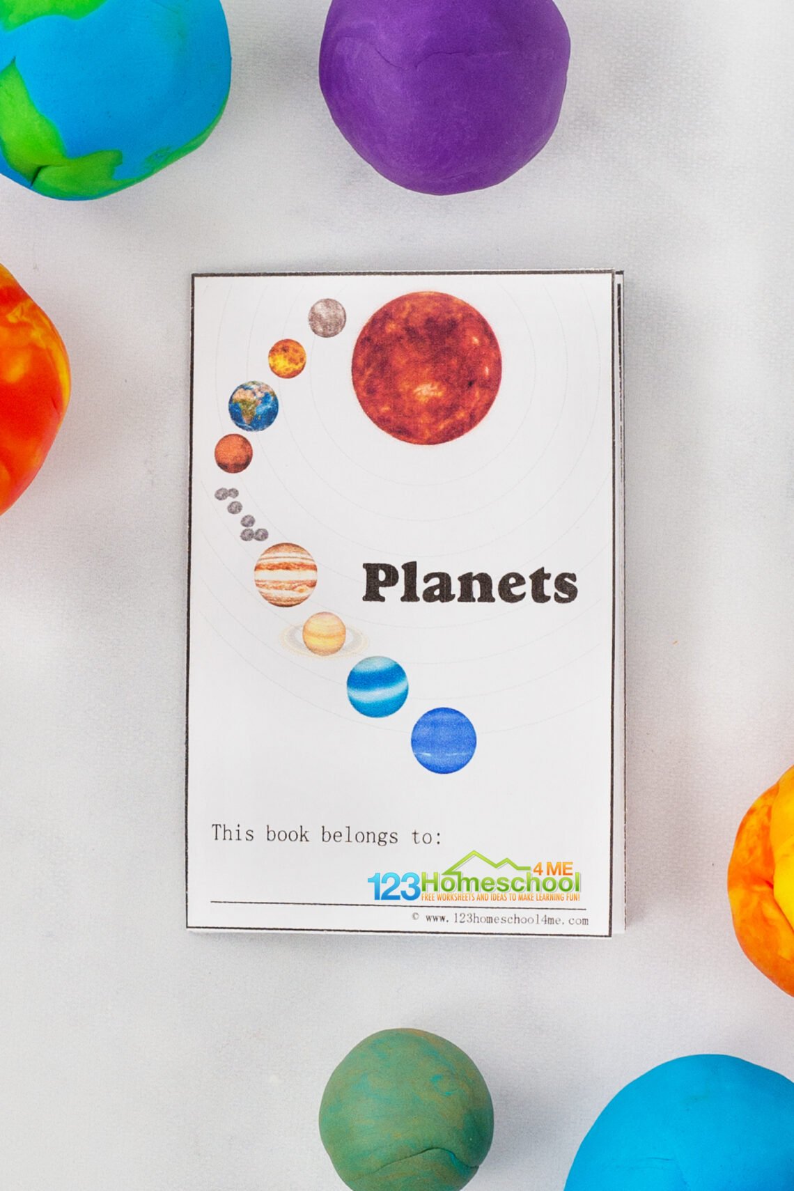🪐 FREE Solar System Planets for Kids Printable Mini Book