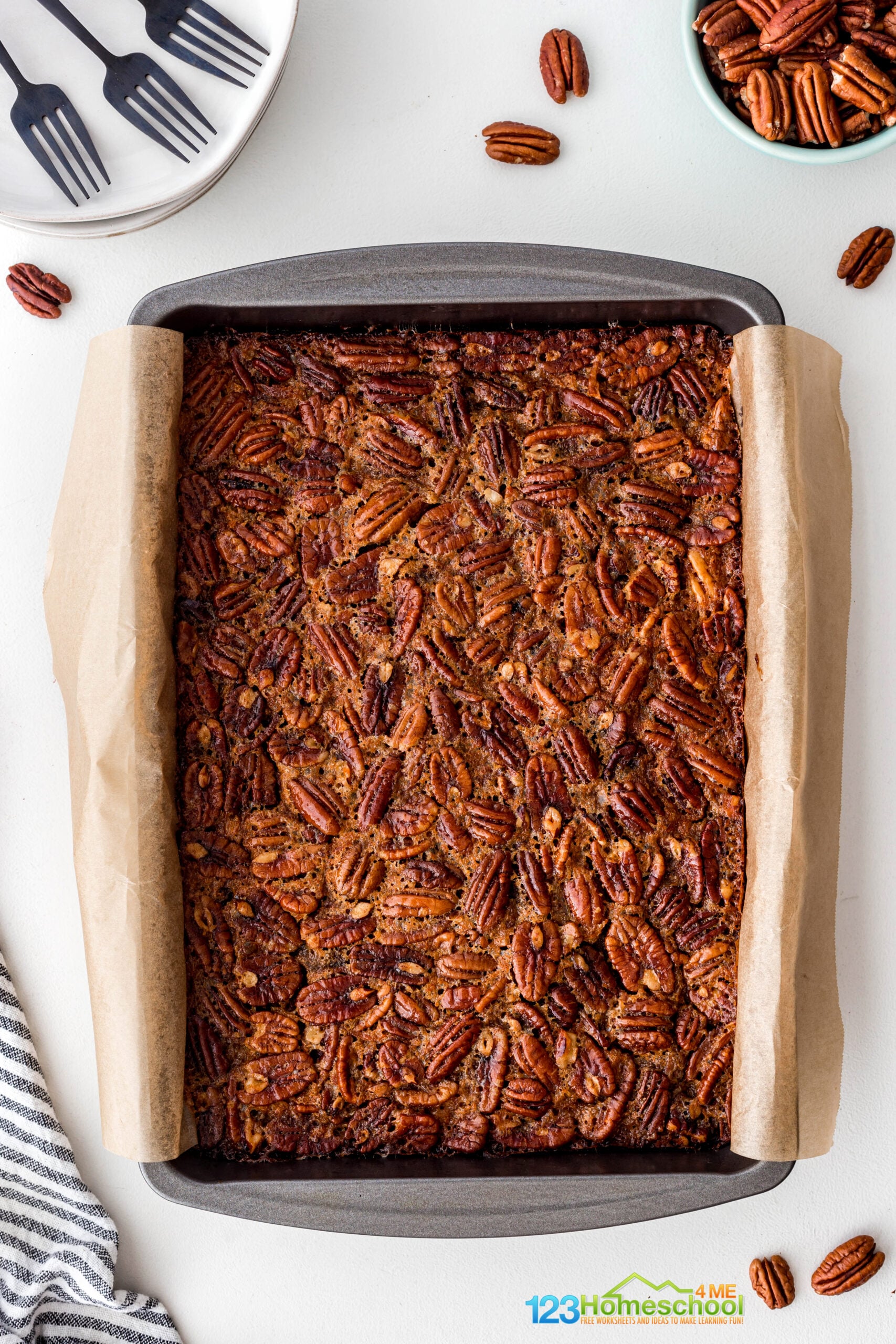 EASY Pecan Pie Bars Recipe